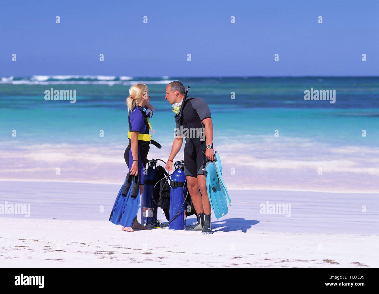 Taucher strand ausrüstung -Fotos und -Bildmaterial in hoher Auflösung ...