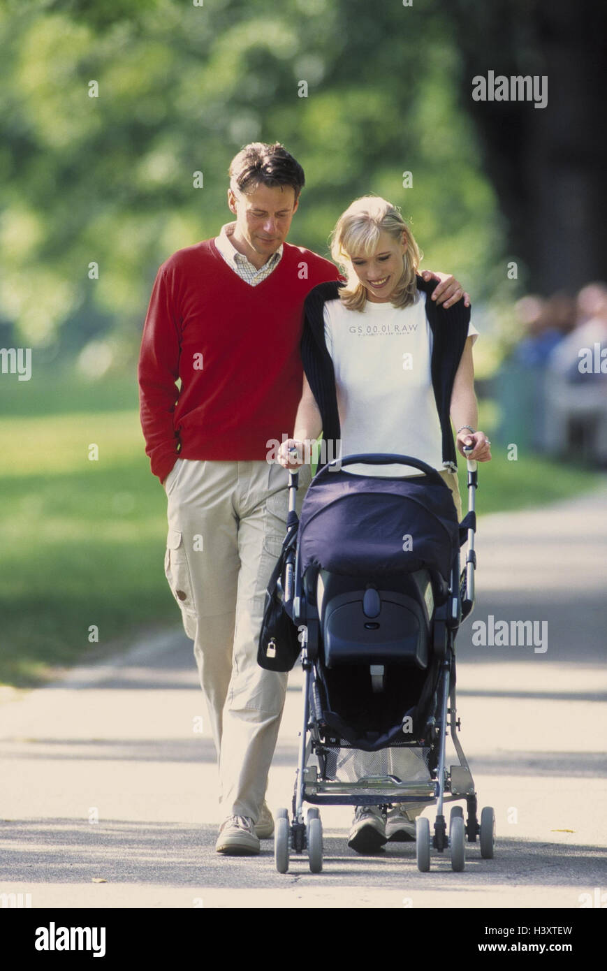 Paar, Kinderwagen, Spaziergang, Park, Eltern, Baby, Kind, Kleinkind ...