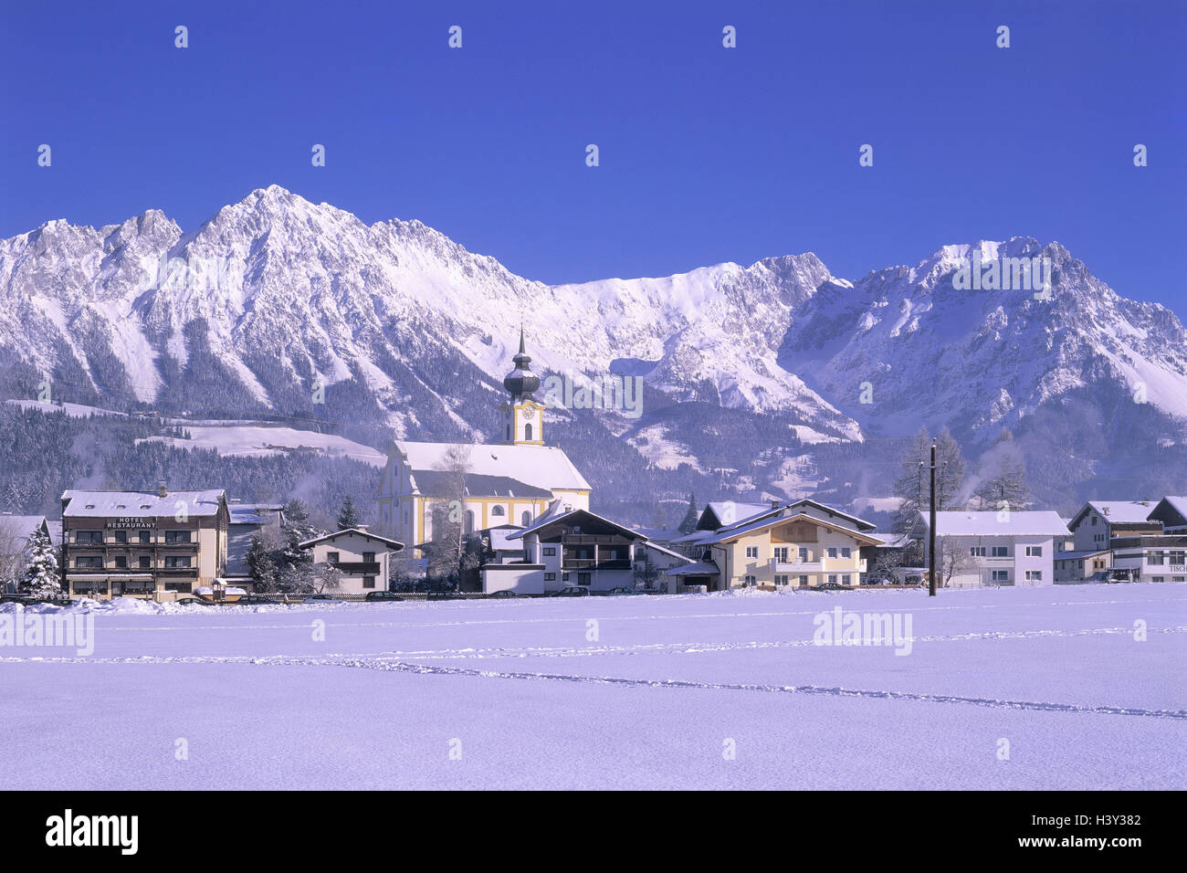 Austria europe tyrol söll winter -Fotos und -Bildmaterial in hoher ...