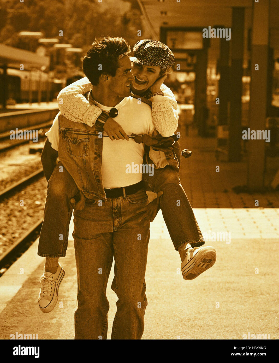 Geschmolzener bahnhof -Fotos und -Bildmaterial in hoher Auflösung – Alamy