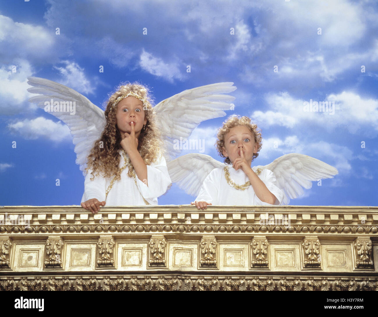 Kinder leise sein geste -Fotos und -Bildmaterial in hoher Auflösung – Alamy
