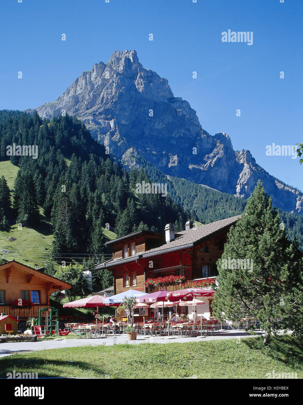 Schweiz, Berner Oberland, Kandersteg, Restaurant, Terrasse, Sessellilft ...