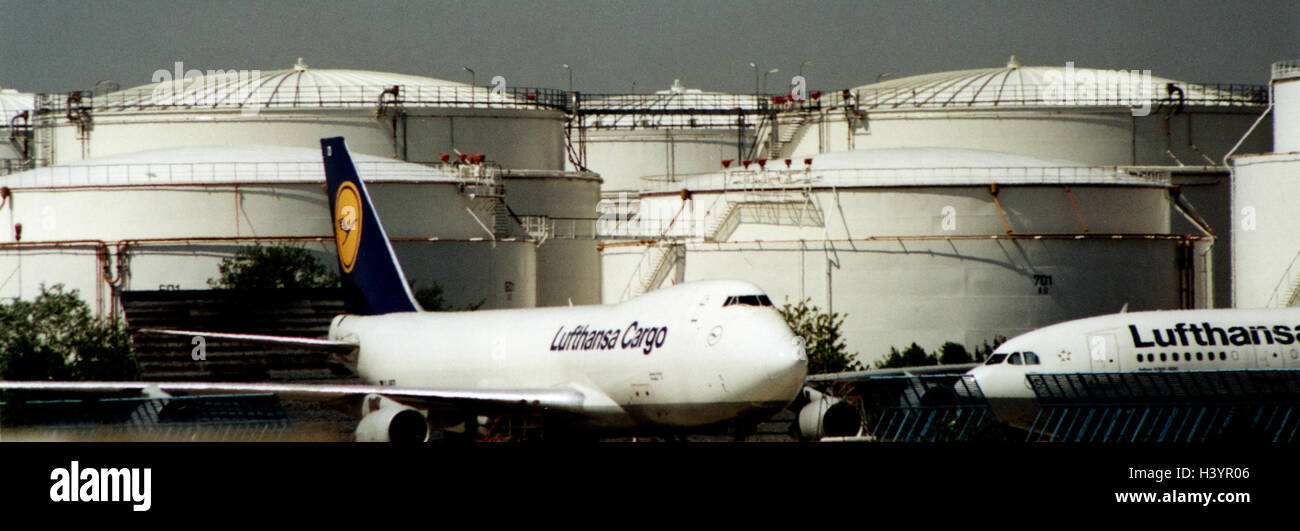 Flughafen liner -Fotos und -Bildmaterial in hoher Auflösung – Alamy