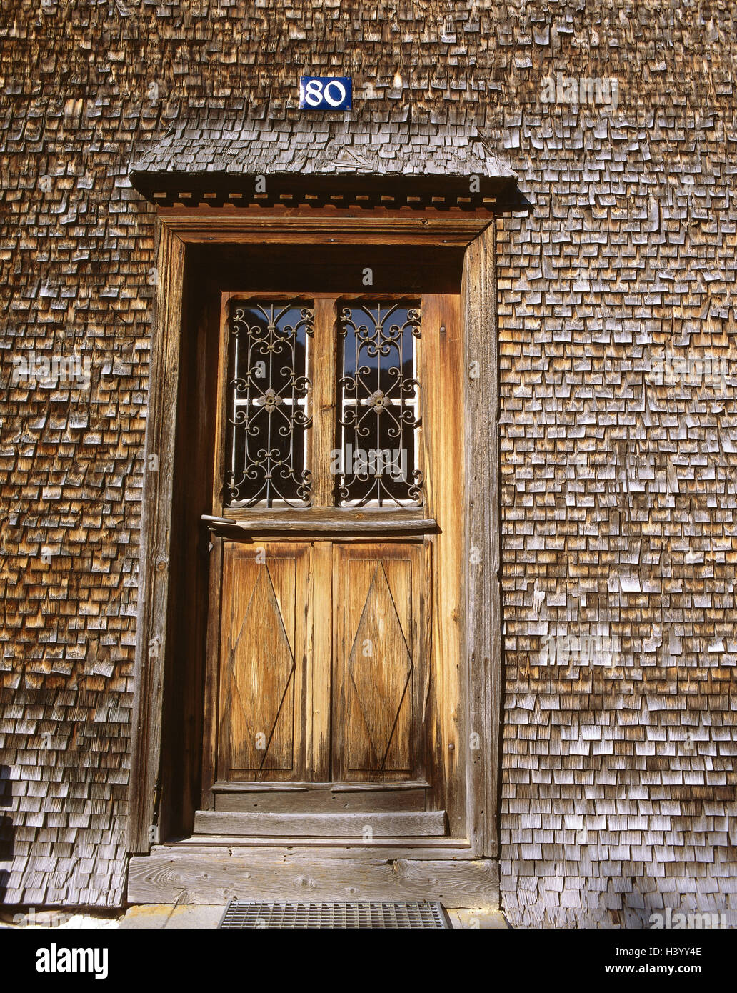 Holzhaus, Fassade, Detail, Schindeln, vordere Tür, Europa, Österreich ...