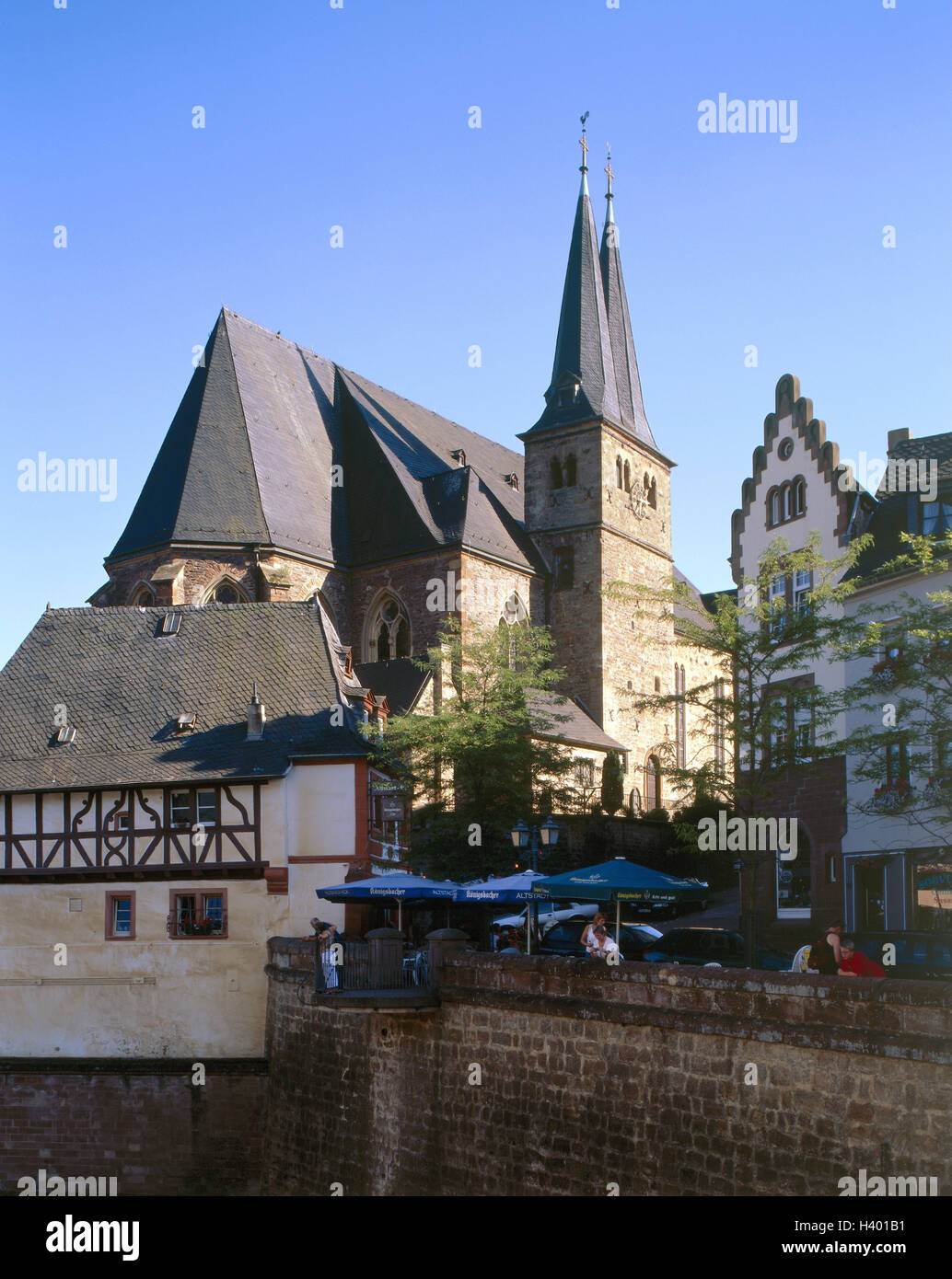Neue st laurentius kirche -Fotos und -Bildmaterial in hoher Auflösung – Alamy