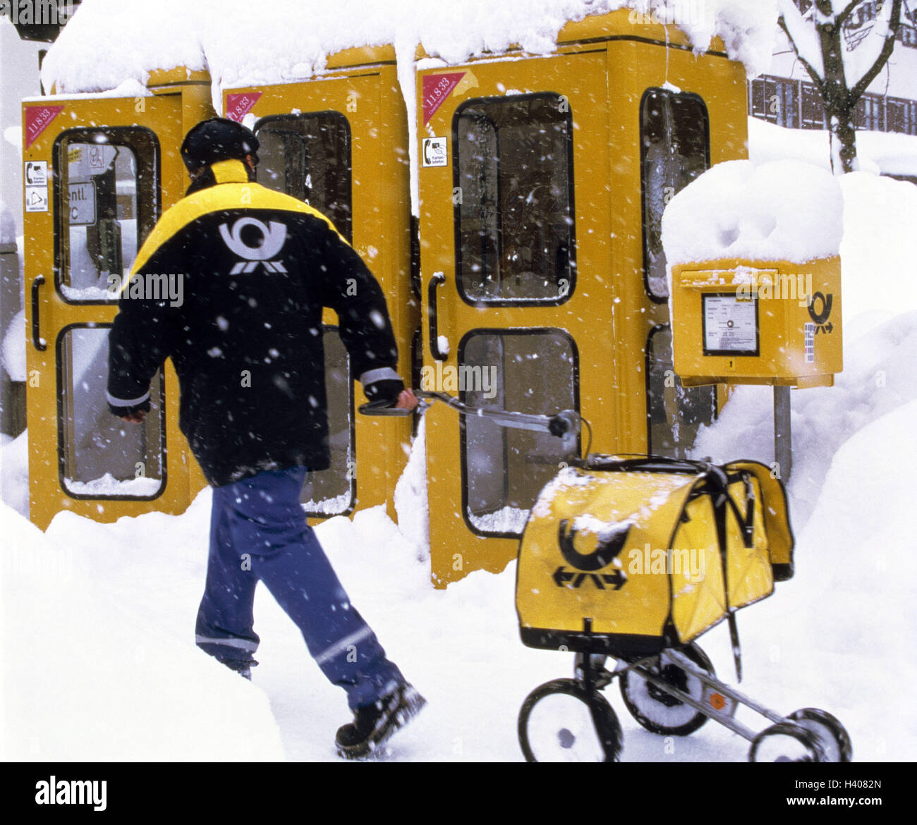 Mailman Winter Stockfotos und -bilder Kaufen - Alamy