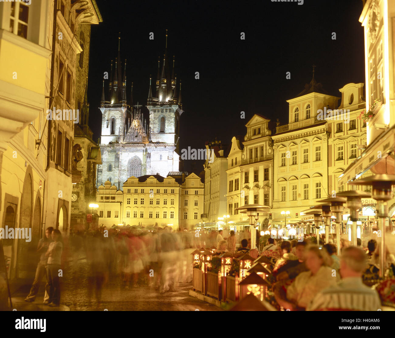 Tschechien, Prag, Altstadt, Altstadt Platz, Teynkirche, Straßencafé ...