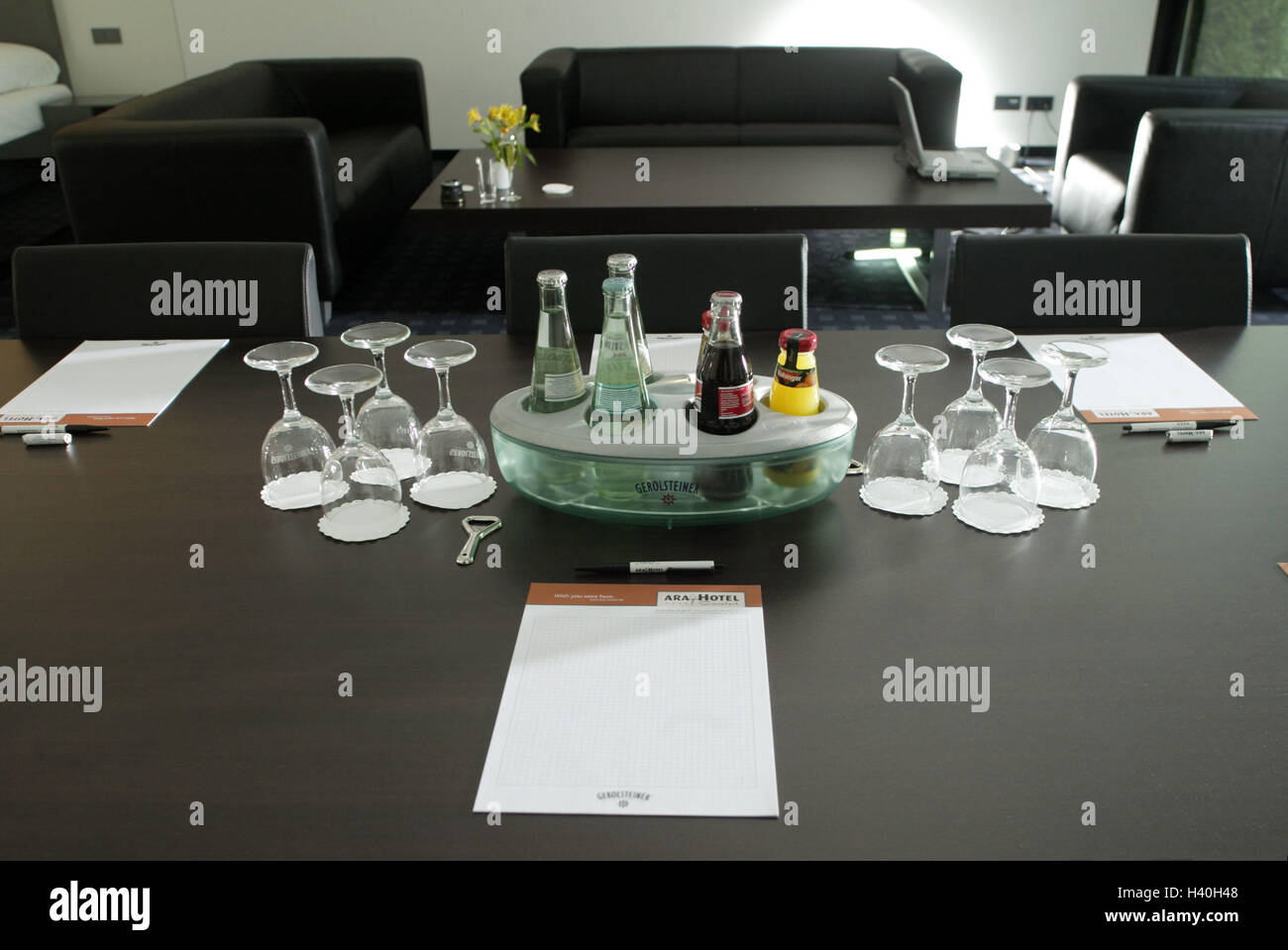 Treffen, Konferenztisch, Detail, Gläser, Getränke, Basen-Konferenzraum ...