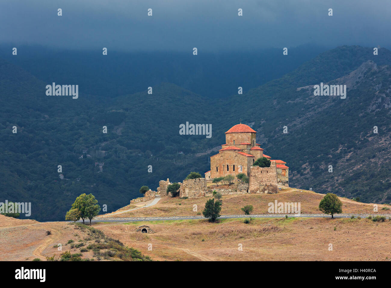 Georgia monastery -Fotos und -Bildmaterial in hoher Auflösung – Alamy