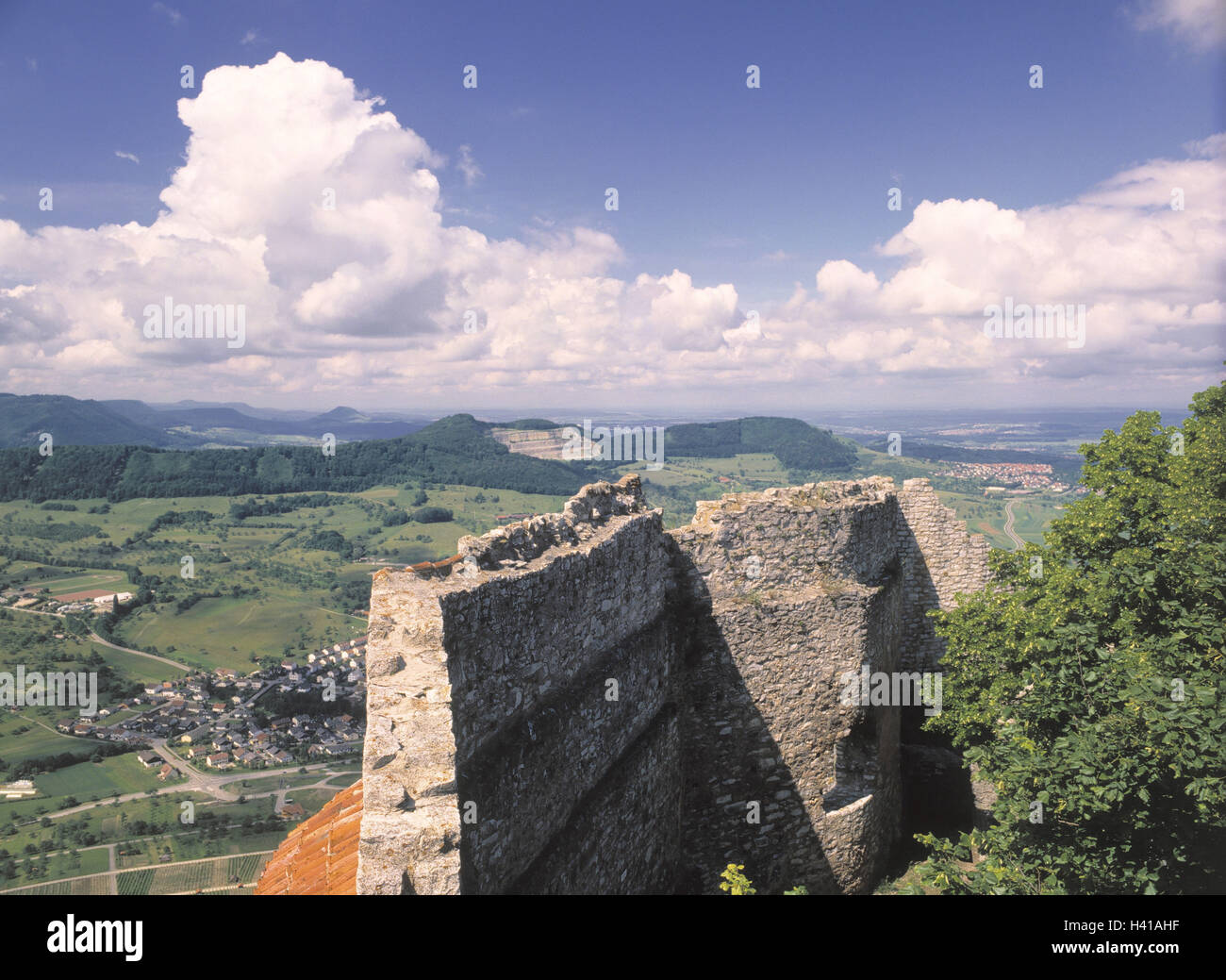 Ruine von hohenneuffen -Fotos und -Bildmaterial in hoher Auflösung – Alamy