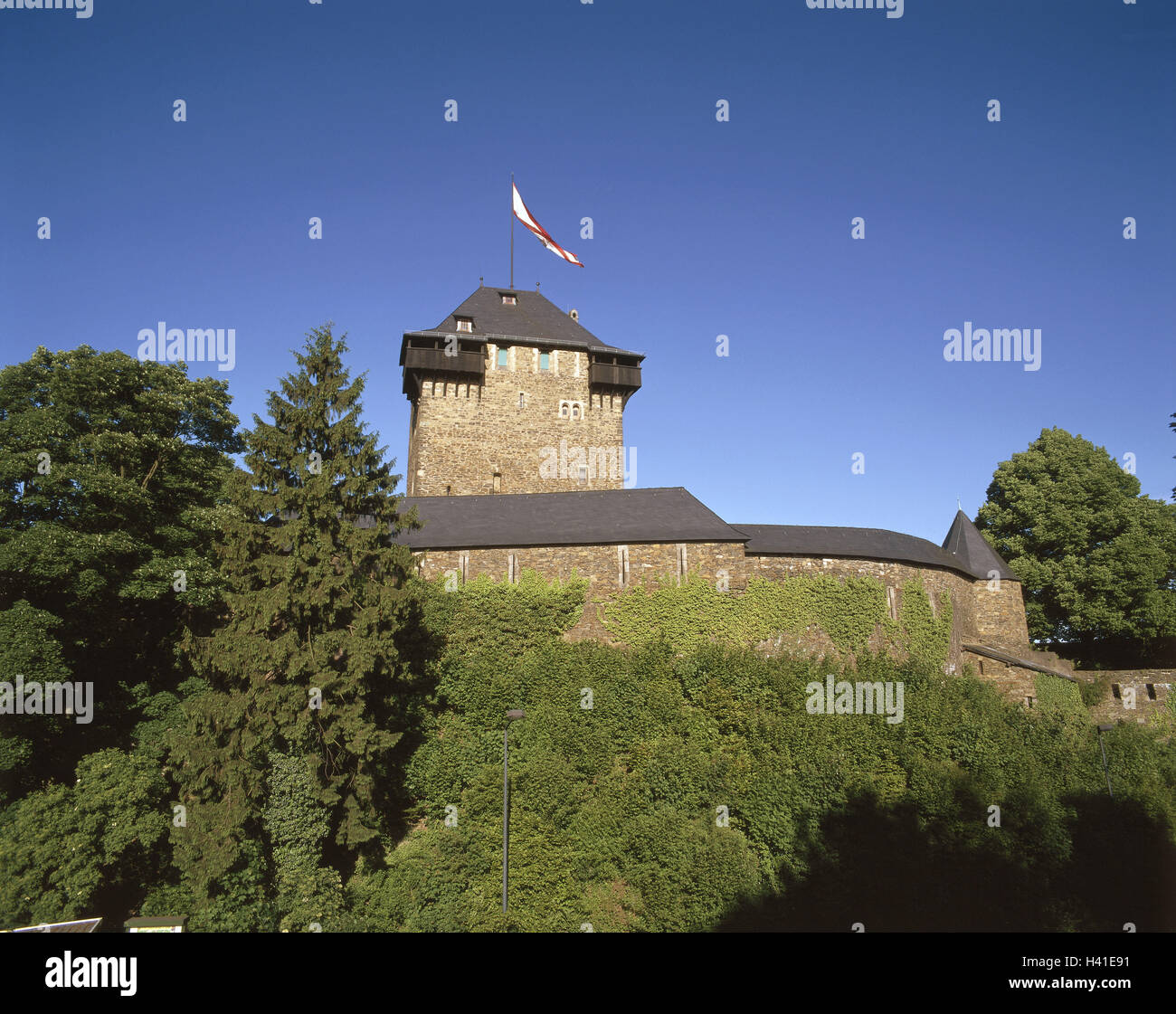 Schloss burg solingen -Fotos und -Bildmaterial in hoher Auflösung – Alamy