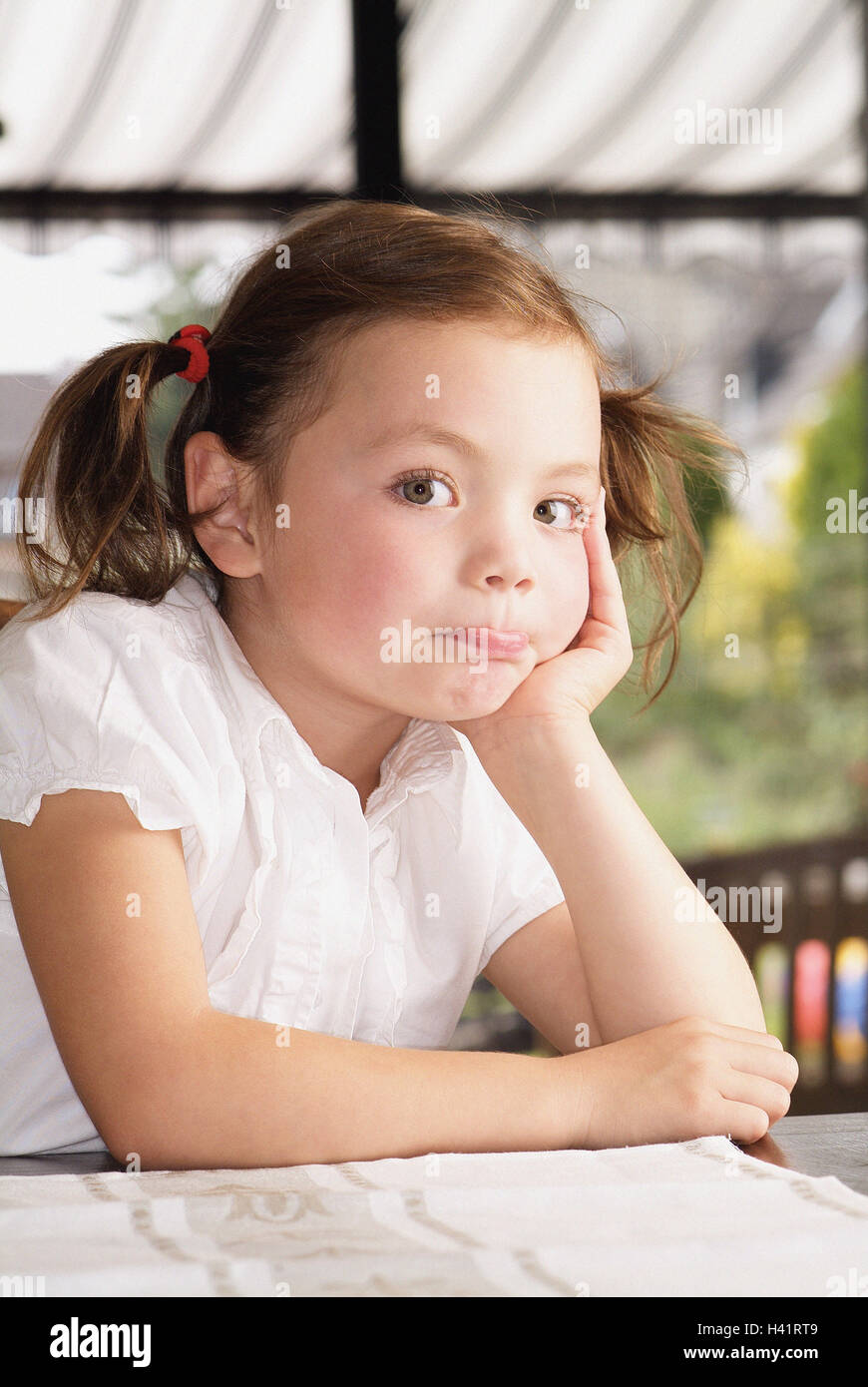 Schmollen denken Stockfotos und -bilder Kaufen - Alamy