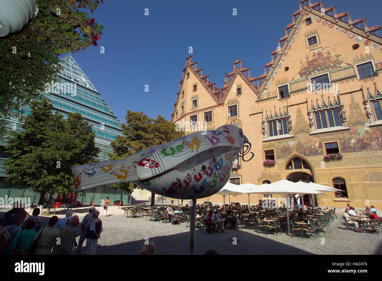Deutschland, Baden-Württemberg, Ulm, Straßencafé, Rathaus, Marktplatz ...
