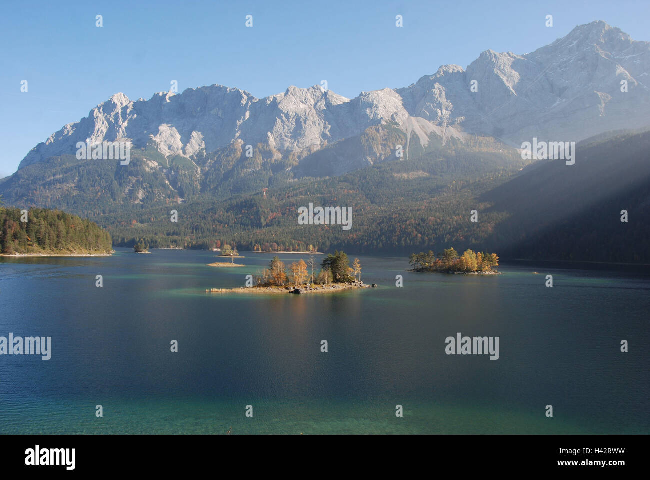 Deutschland, Bayern, Werdenfels, Berge, Eibsee, Inseln, Zugspitzes ...