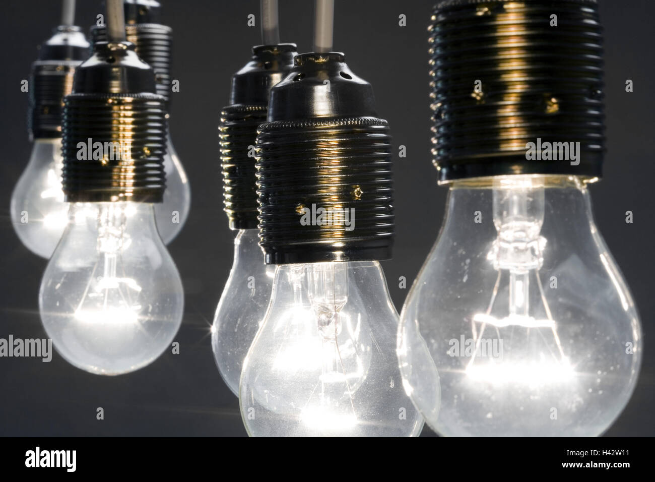 Mehrere kabel -Fotos und -Bildmaterial in hoher Auflösung – Alamy