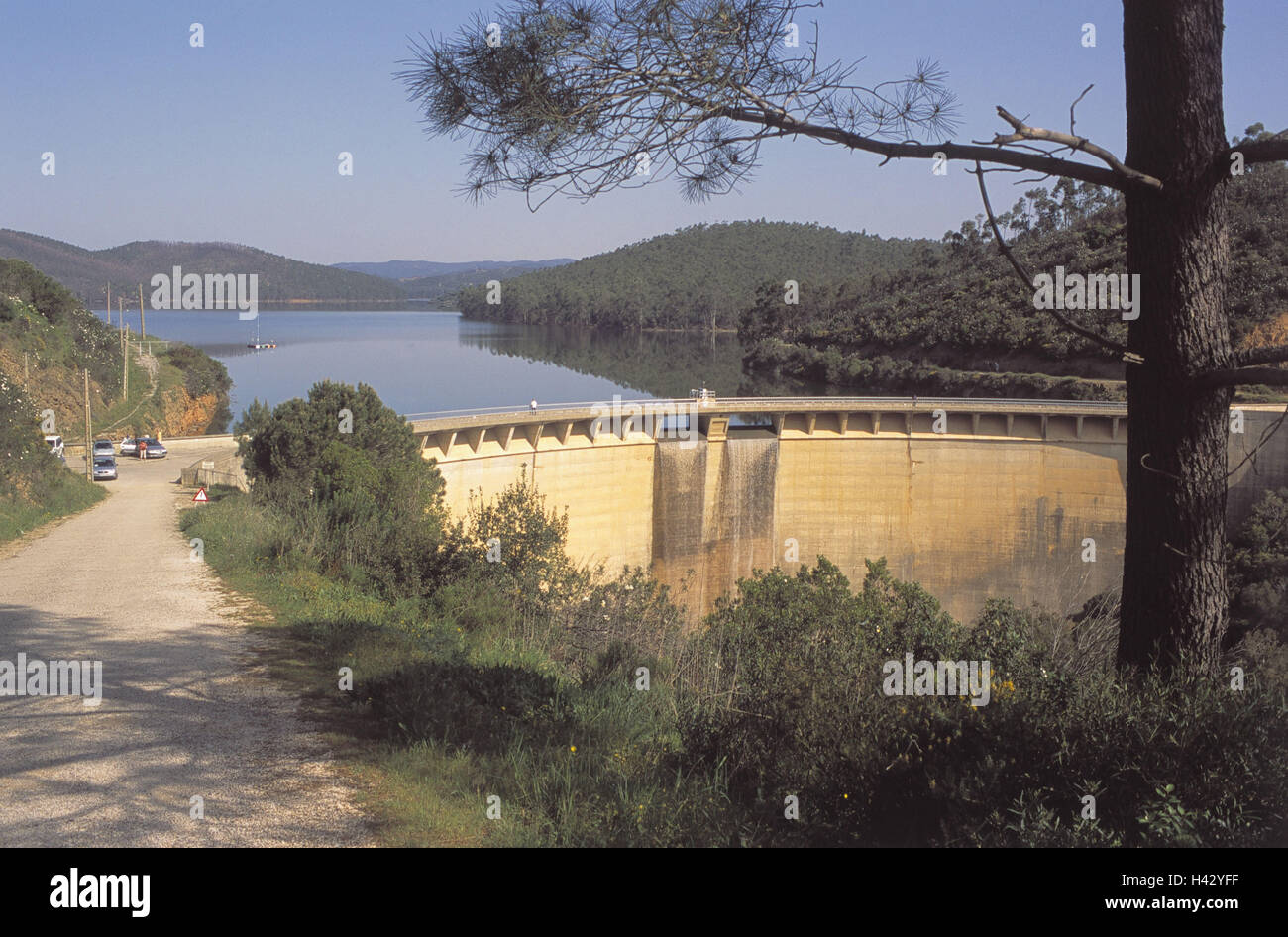 Portugal, Portimao, Reservoir Arade, Traffic Jam Wehrmauer, Europa ...
