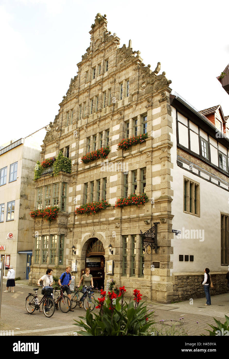 Deutschland, Niedersachsen, Hameln, Rattenfänger-Haus, Tourist, Weser ...