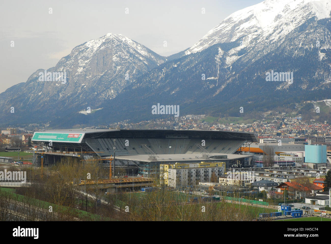 Österreich, Tirol, Innsbruck, Stadion, Sportpark und Amusement park ...
