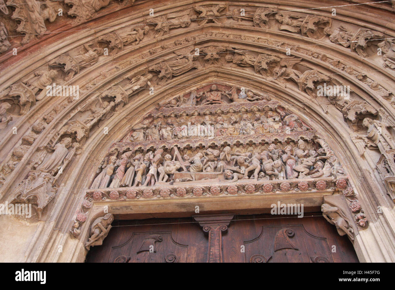 Gothic relief sculptures -Fotos und -Bildmaterial in hoher Auflösung ...