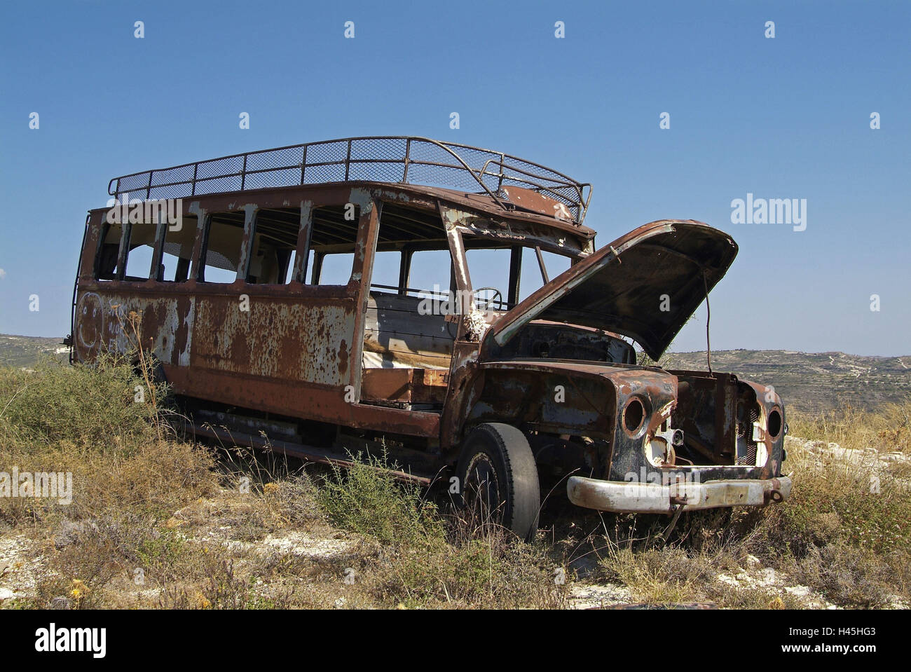 Bus wreck -Fotos und -Bildmaterial in hoher Auflösung – Alamy