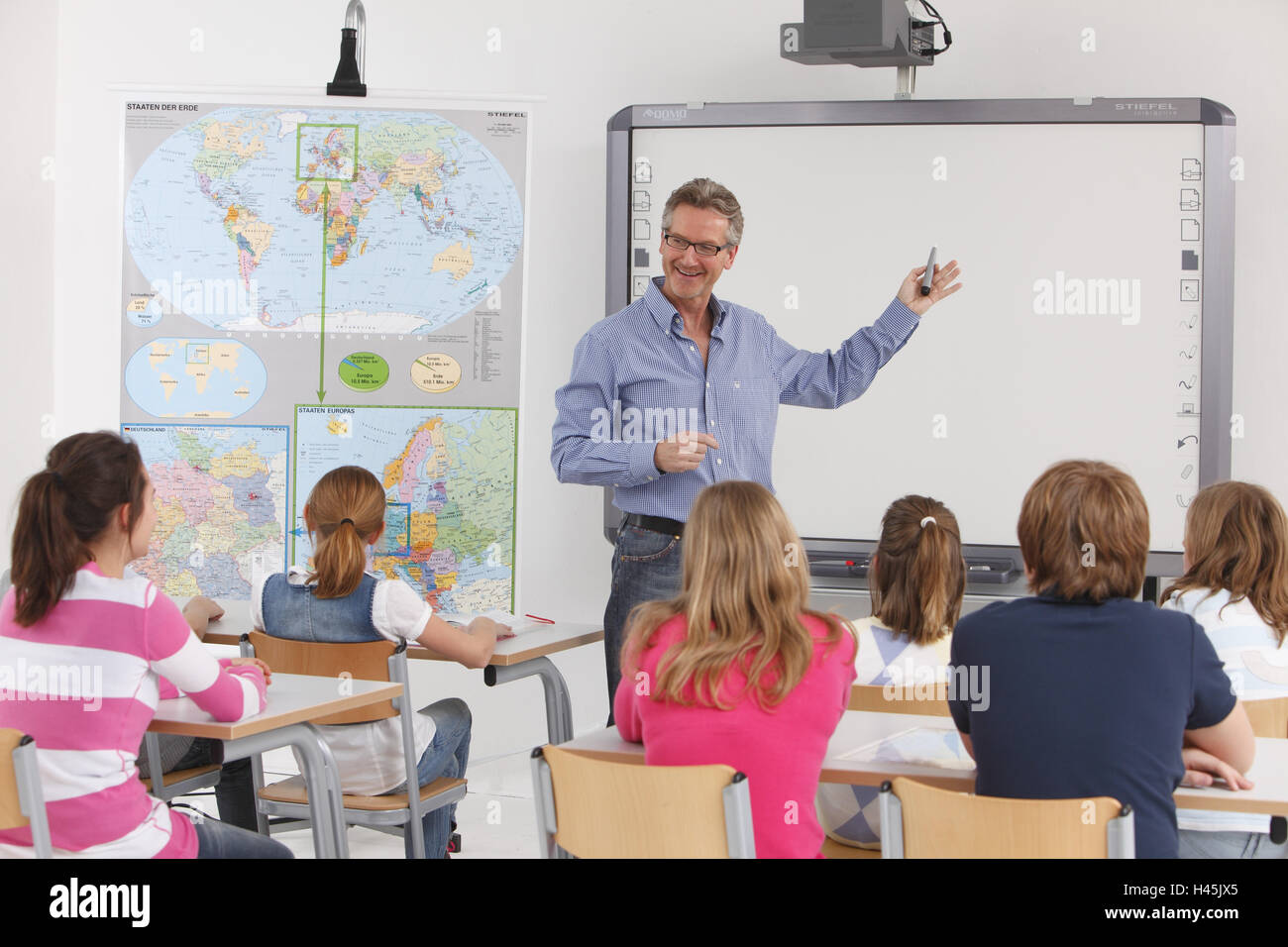 Erdkunde unterricht weltkarte -Fotos und -Bildmaterial in hoher Auflösung – Alamy