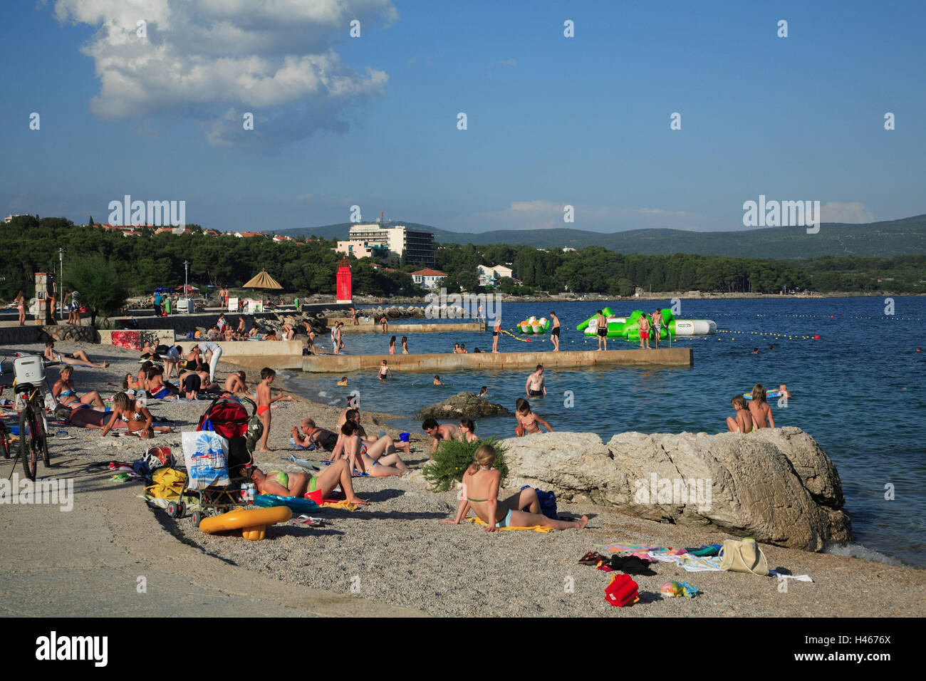 Kroatien, Insel Krk, Strand, Badende, Europa, Reiseziel, Tourismus ...