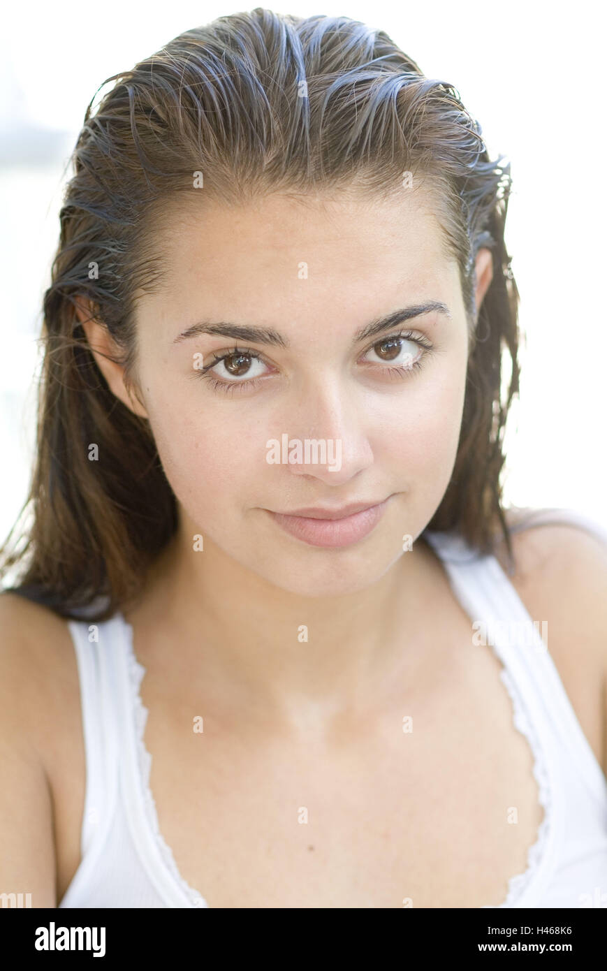 Mädchen, nasses Haar, Portrait Stockfotografie - Alamy