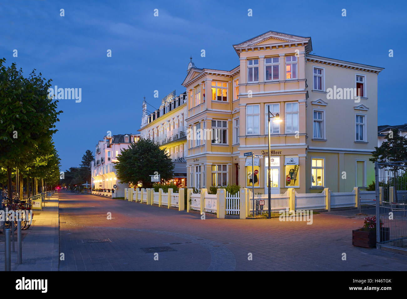 Abend an der promenade des seebades ahlbeck -Fotos und -Bildmaterial in ...