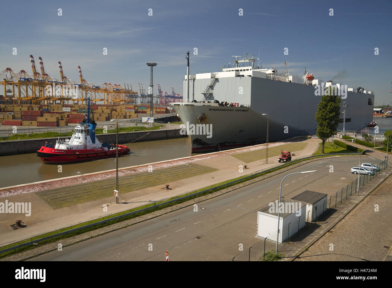 Hafen containerschiff -Fotos und -Bildmaterial in hoher Auflösung – Alamy