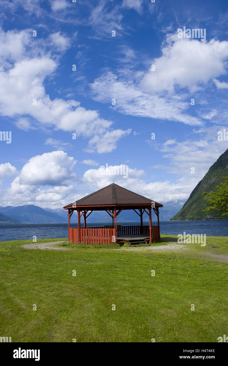 Uferpromenade mit pavillon -Fotos und -Bildmaterial in hoher Auflösung ...