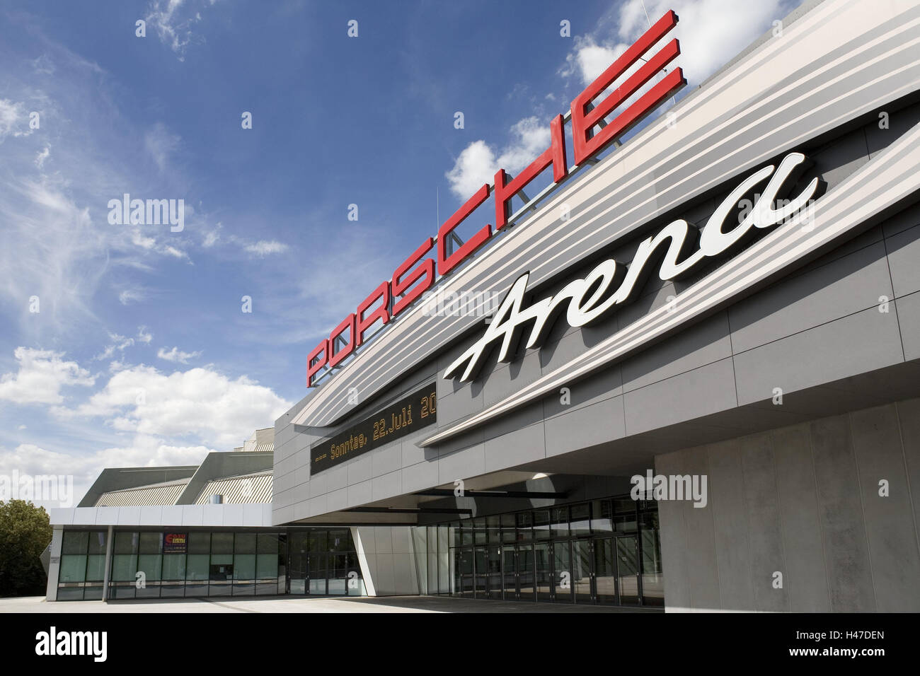 Porsche arena stuttgart -Fotos und -Bildmaterial in hoher Auflösung – Alamy