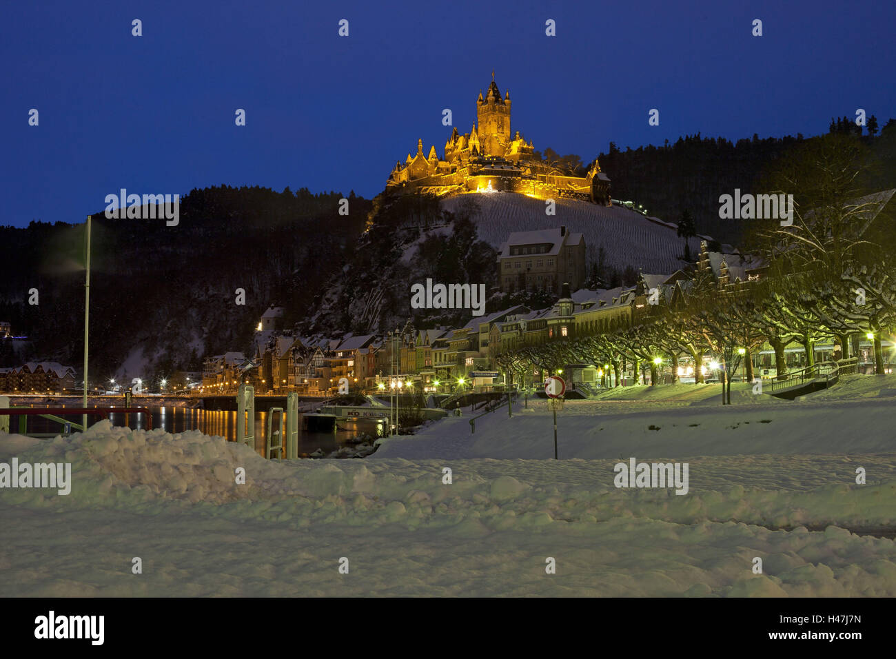 Cochem castle night -Fotos und -Bildmaterial in hoher Auflösung – Alamy