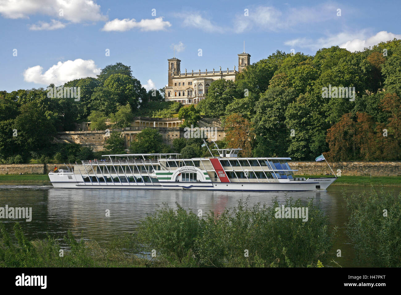 Deutschland, Sachsen, Dresden, Elbe, Elbhang, Schloss, Schiff, Tourist ...