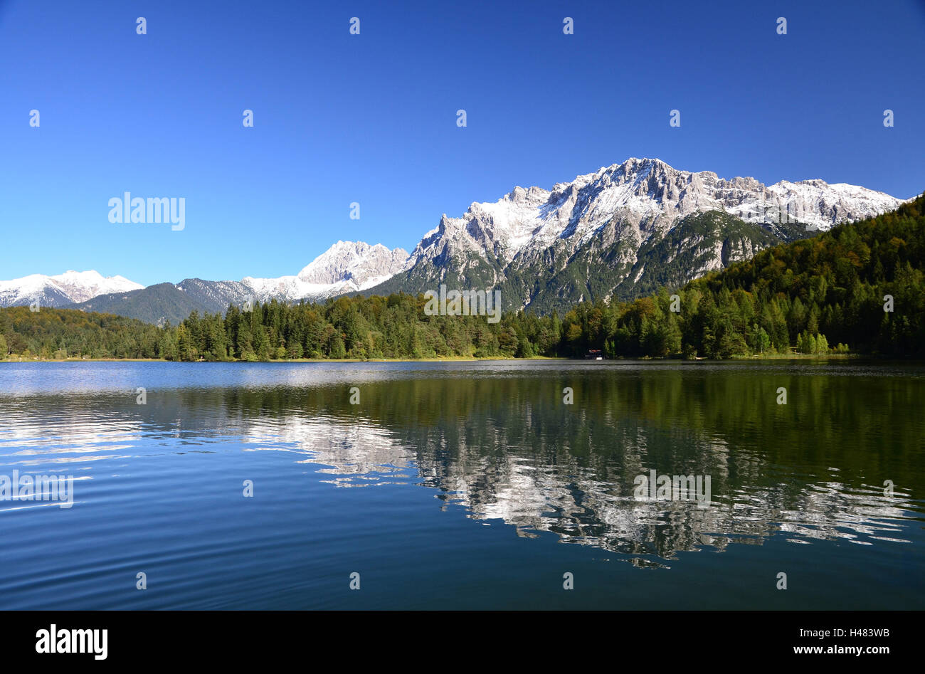 Deutschland, Bayern, Isar-Tal, Mittenwald, laut See, Karwendelgebirges ...