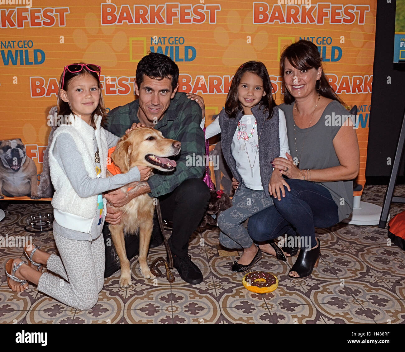 Fritz der hund und familie besucht nat -Fotos und -Bildmaterial in ...