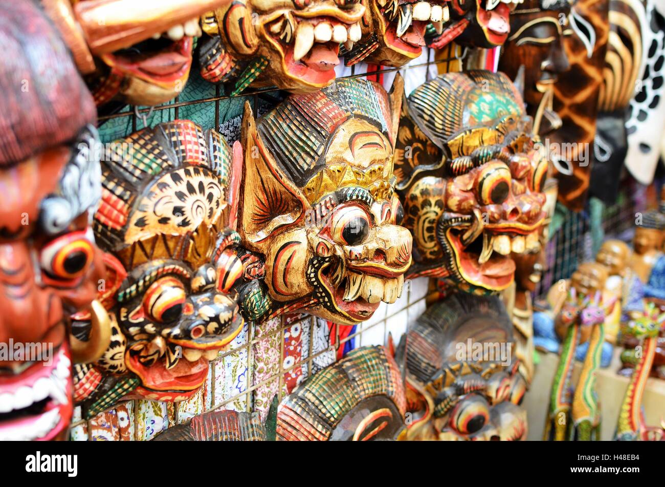 Asian traditional wooden mask face -Fotos und -Bildmaterial in hoher ...