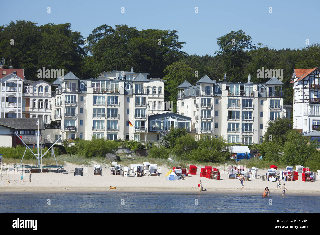 Strandpromenade des ostsee ferienortes bansin -Fotos und -Bildmaterial ...