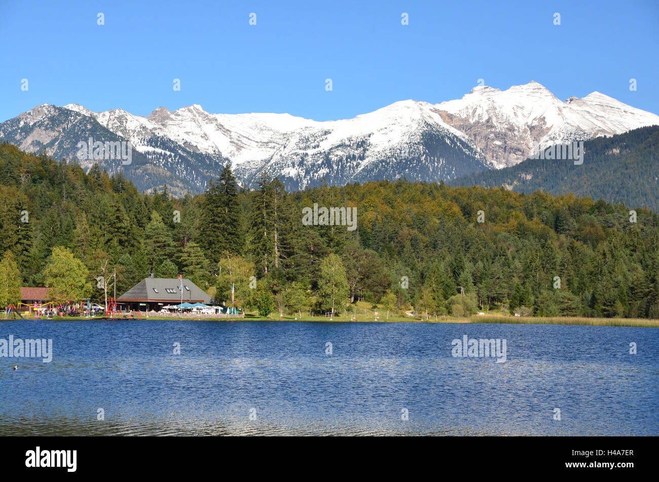 Deutschland, Bayern, Isar-Tal, Mittenwald, laut See, Soierngebirge ...
