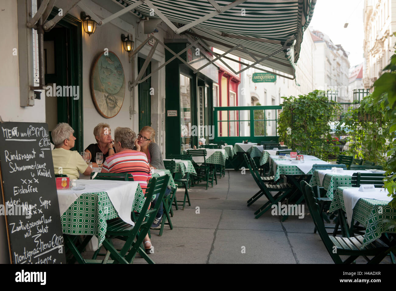 Typisch wien -Fotos und -Bildmaterial in hoher Auflösung – Alamy