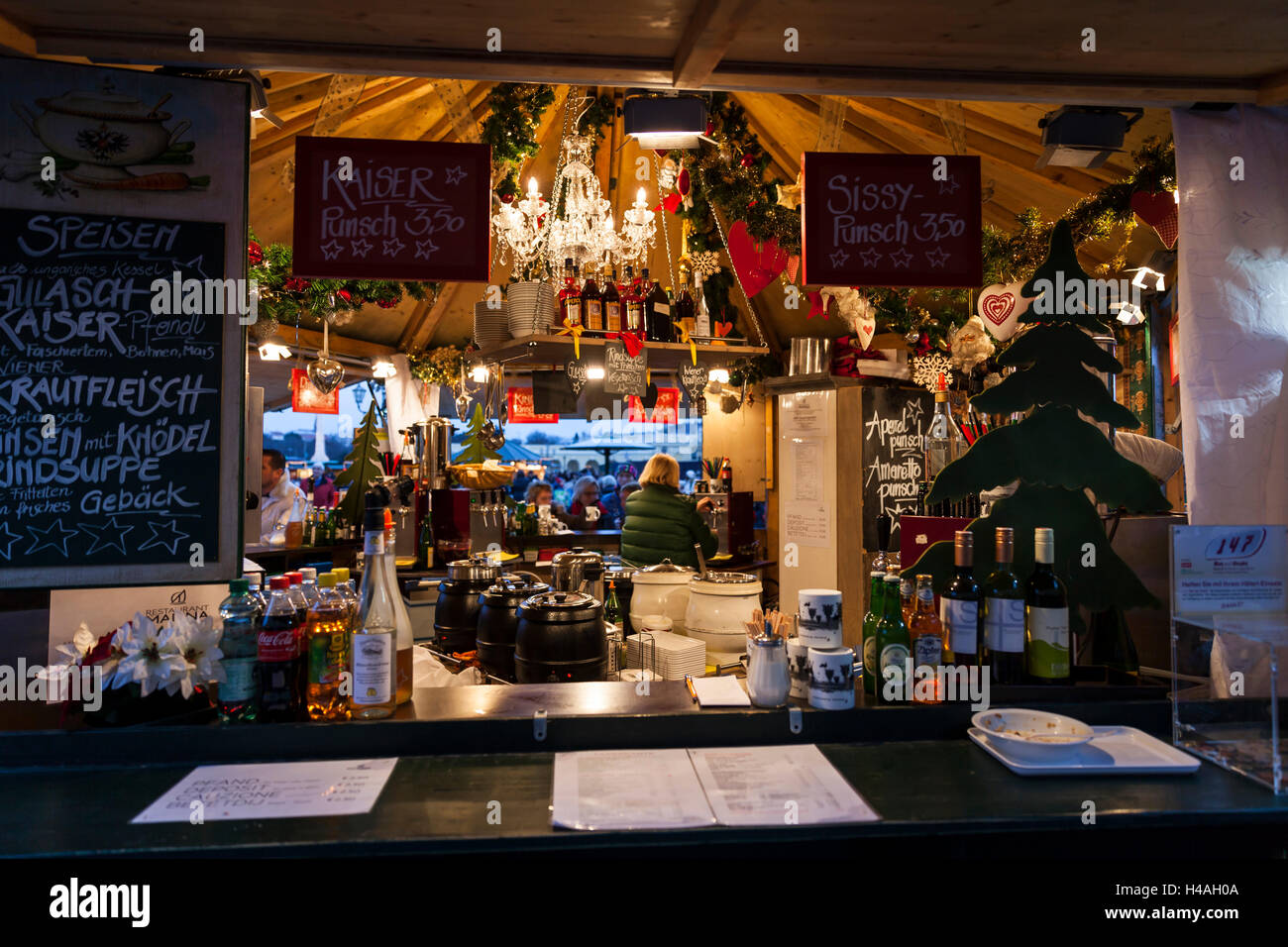 Weihnachtsmarkt schonbrunn -Fotos und -Bildmaterial in hoher Auflösung ...