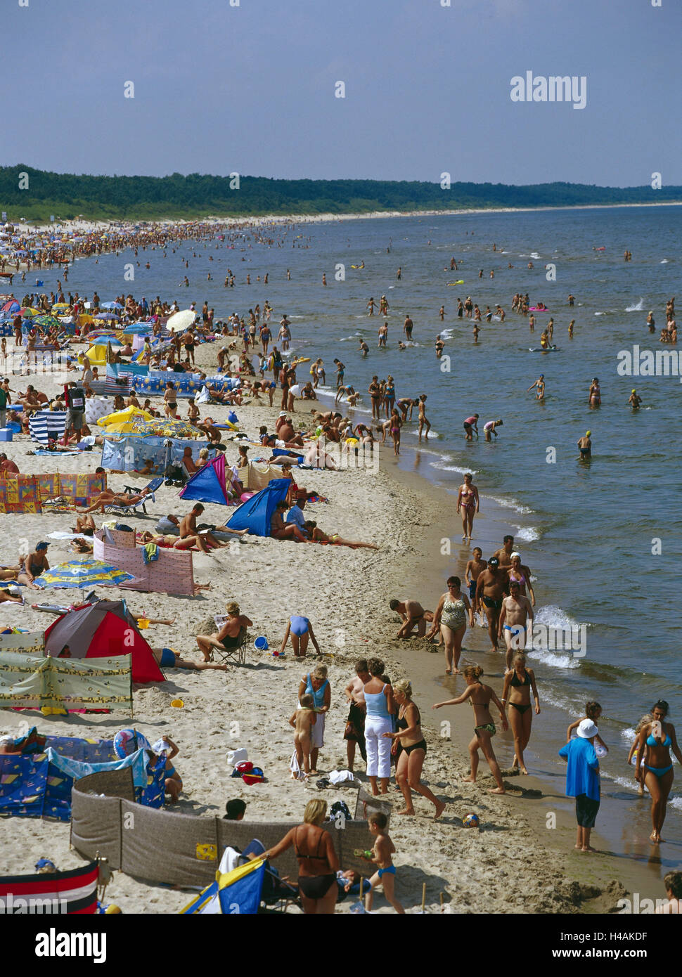 Strand menschenmasse ostsee -Fotos und -Bildmaterial in hoher Auflösung ...