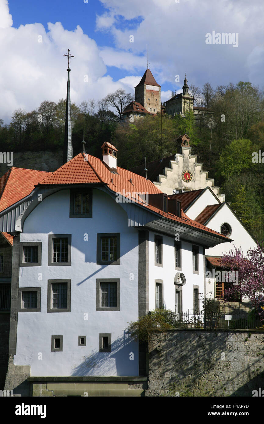 Schweiz, Freiburg am Fluss Saane, Blick vom "Bürglentor" (Tor) mit der ...