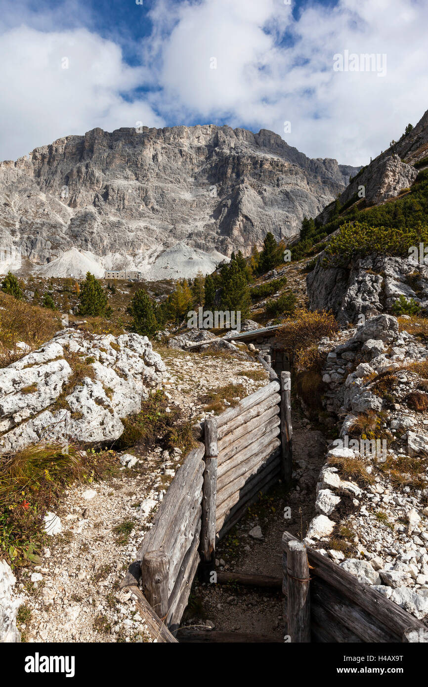 Fortification tre sassi valparola pass -Fotos und -Bildmaterial in ...