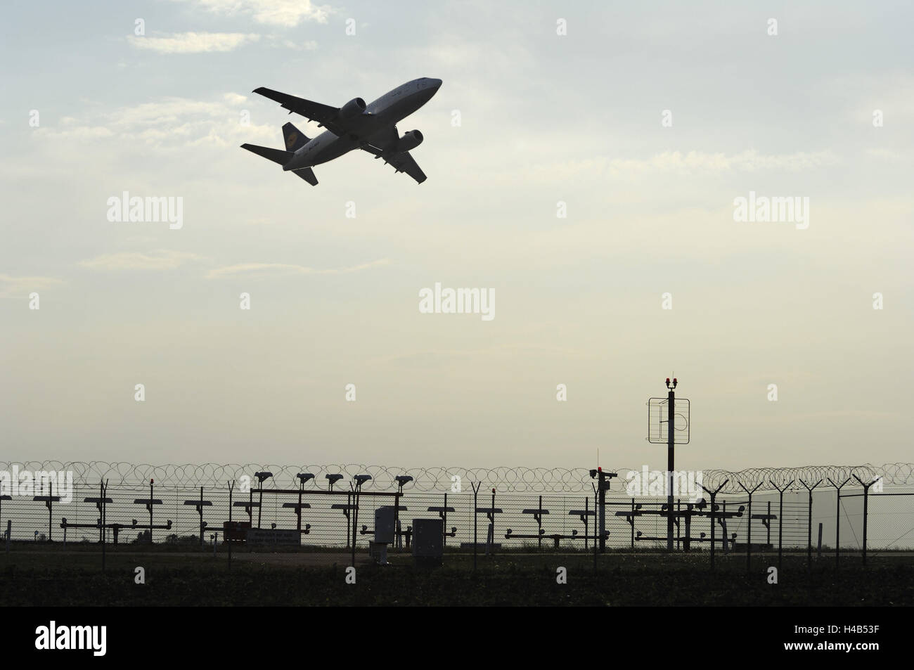 Start und landebahn -Fotos und -Bildmaterial in hoher Auflösung – Alamy
