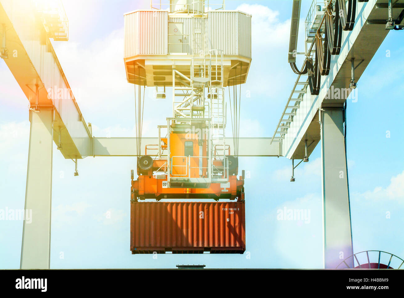 Kran, Frachter, Container, Hafen Stockfotografie - Alamy