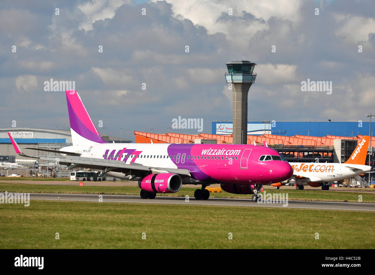 Wizz air airbus a320 wizz air -Fotos und -Bildmaterial in hoher Auflösung – Alamy