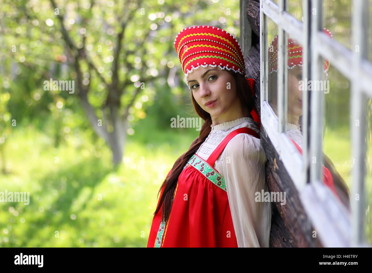 Woman in belarus national dress Stockfotos und -bilder Kaufen - Alamy