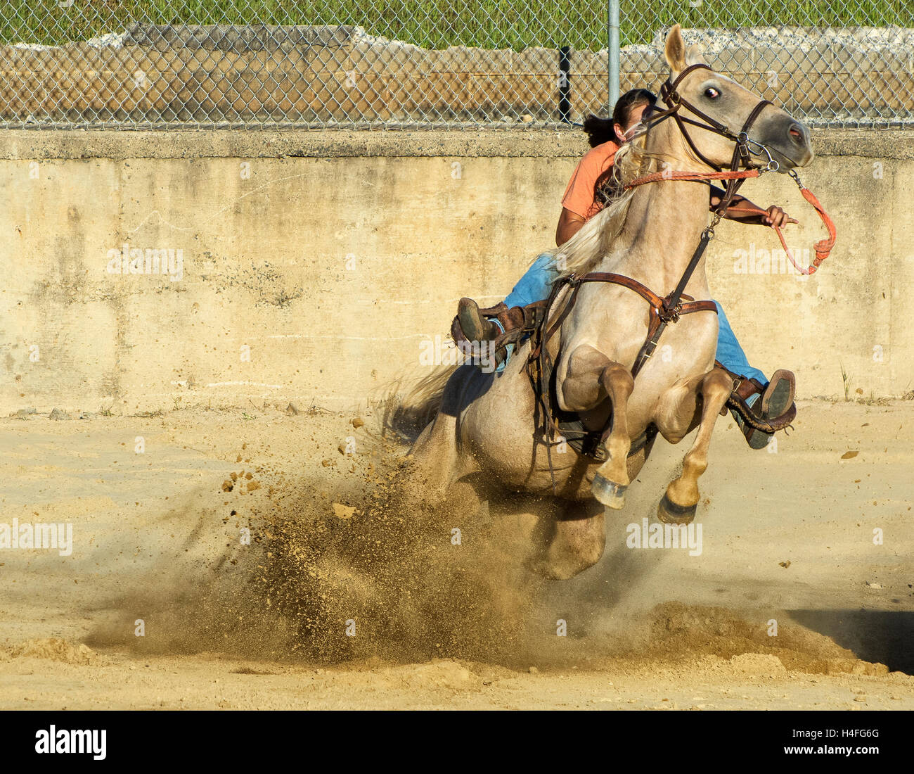 Barrel race -Fotos und -Bildmaterial in hoher Auflösung – Alamy