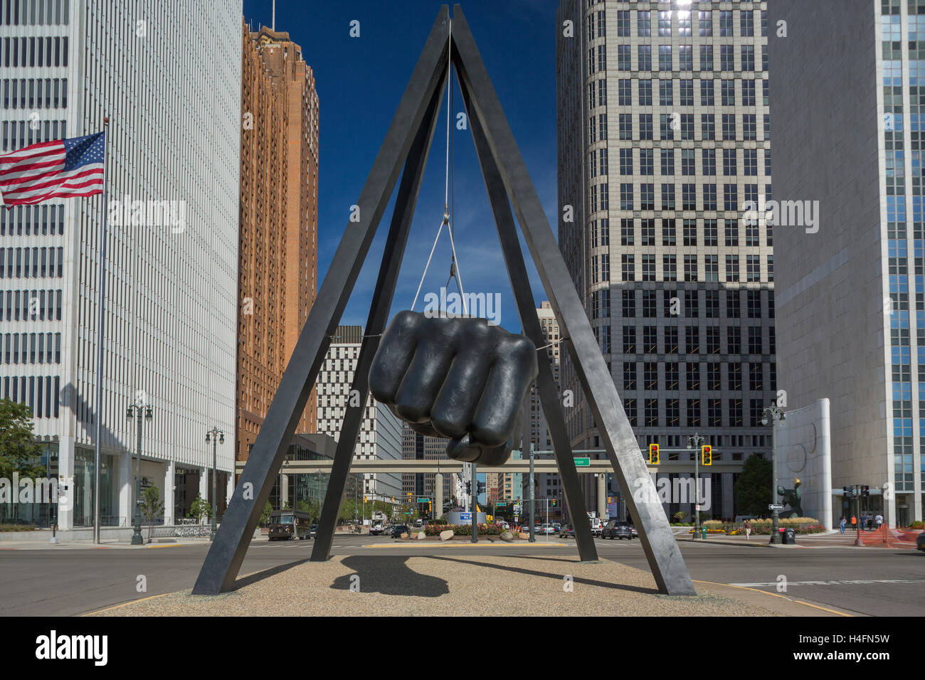 JOE LOUIS DIE FAUST-DENKMAL (© ROBERT GRAHAM 1986) HART PLAZA DOWNTOWN ...