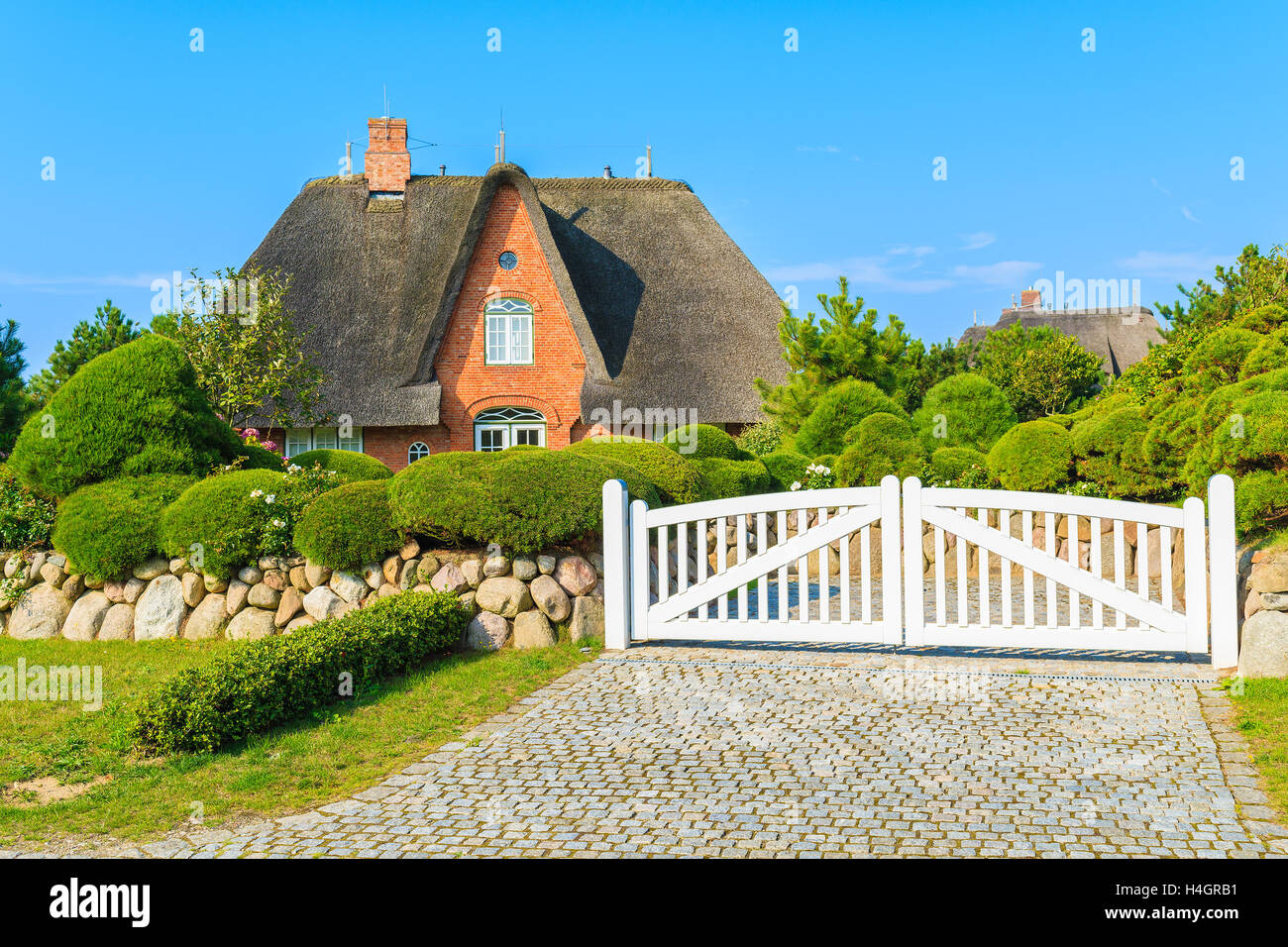 Typisches friesische Haus mit Stroh Dach in Kampen Dorf auf der Insel ...